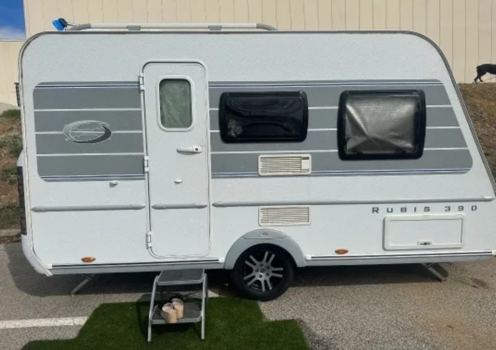 Ficha reducida caravana Rubis 390 del año 2012